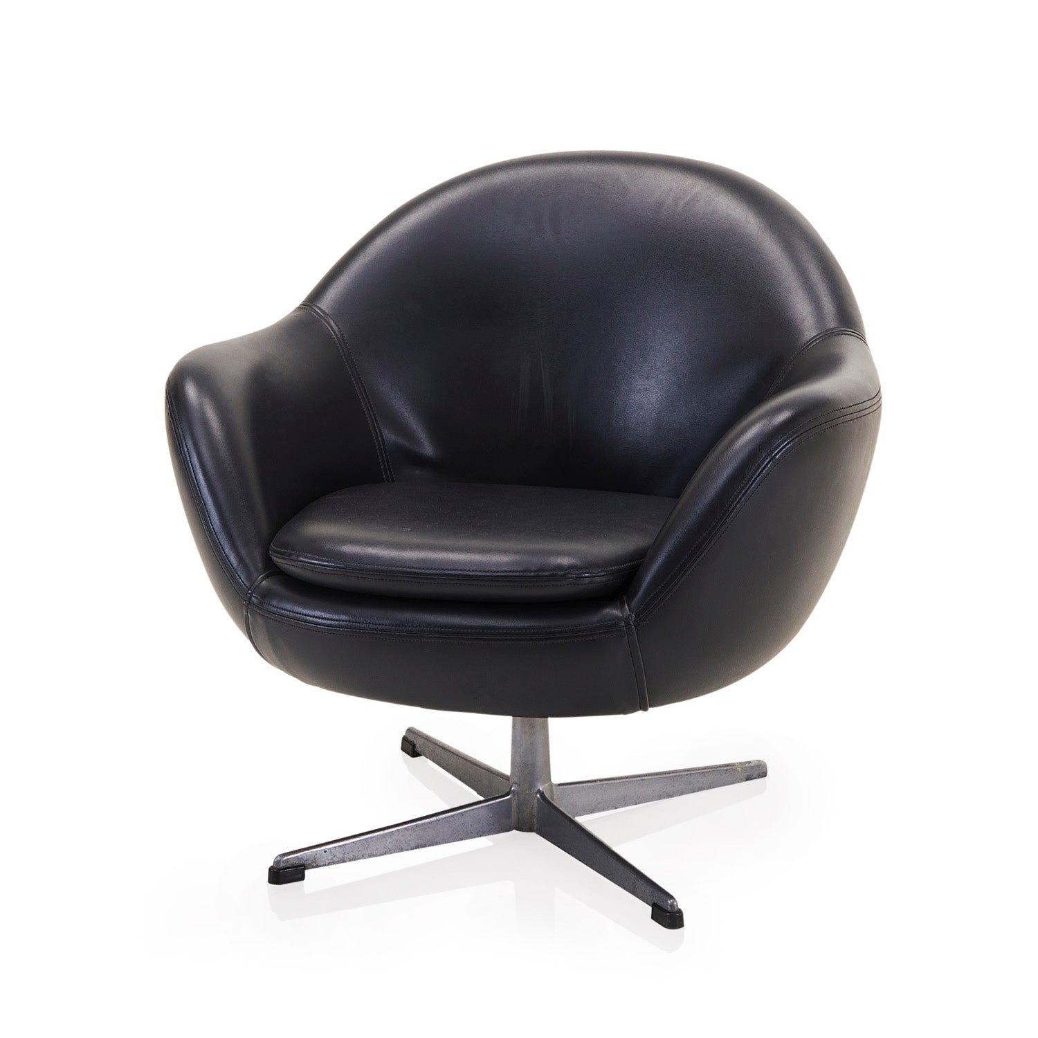 Black Bucket Armchair - Gil & Roy Props