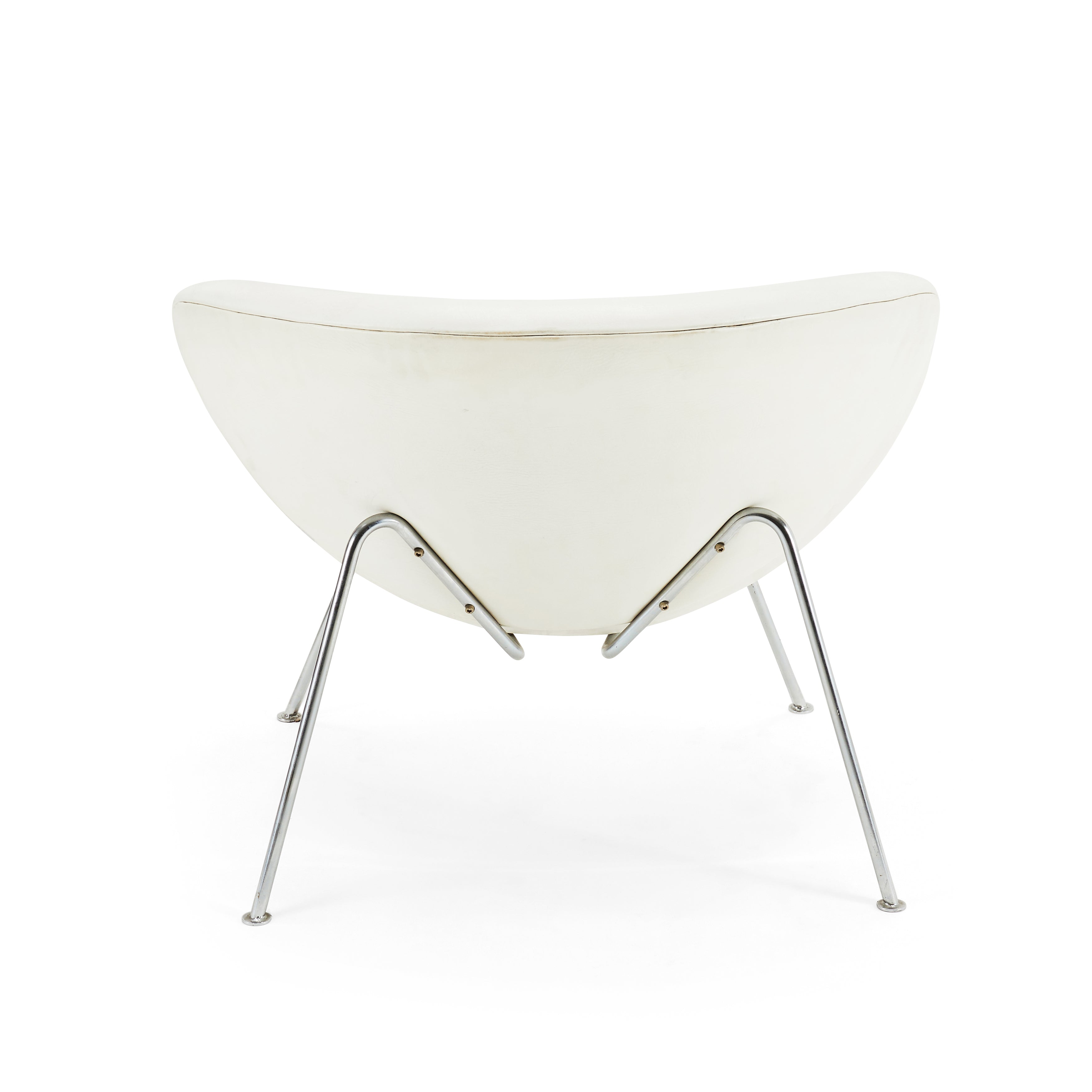 White Paulin Oval Slice Chair - Gil & Roy Props