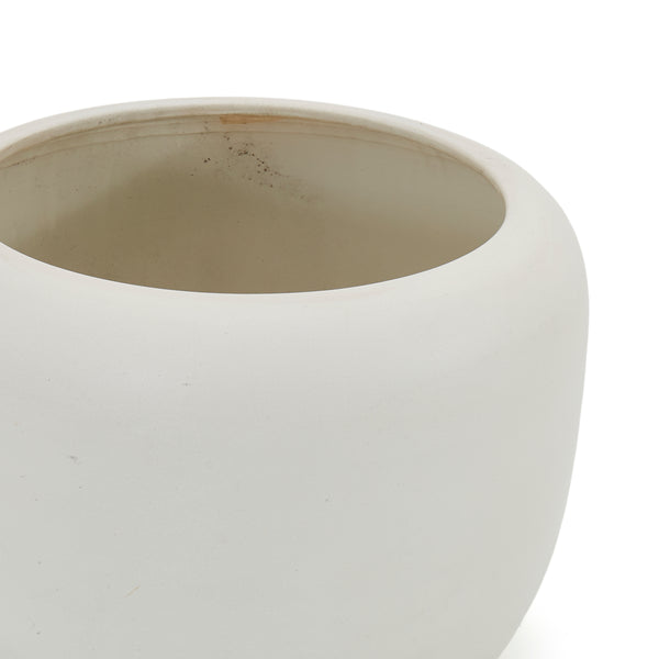 XL Rounded White Planter - Gil & Roy Props