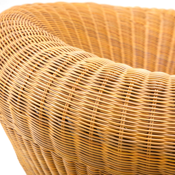 Rattan Round Lounge Chair - Gil & Roy Props